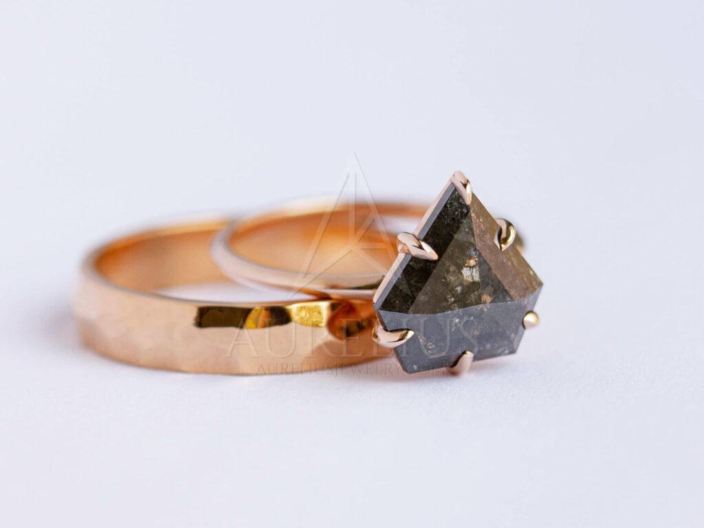 Shield Salt and Pepper Diamond & Hammered Wedding Ring Set - Aurelius ...
